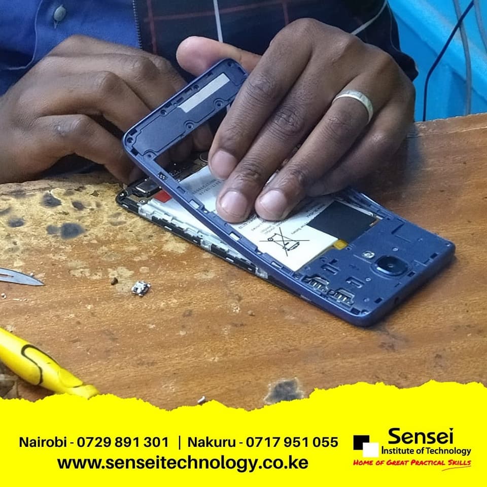 Best Phone Repair Technician in Kenya I Sensei Institute